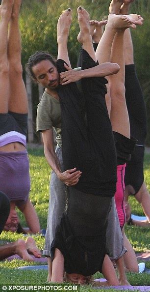 Heidi Klum Doing Yoga With Russell Simmons And Rachel Roy In Ny
