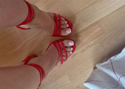 Beautiful Feet And Toes In High Heels 👠 🦶🏼😍 Erome