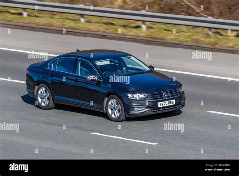 2020 Black Vw Volkswagen Passat Se Nav Tsi Evo S A Se Dsg Travelling
