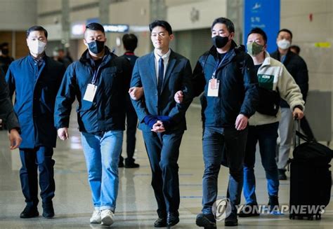무릎꿇은 전두환 손자 사죄 미납추징금 환수 계기 되나 파이낸셜뉴스