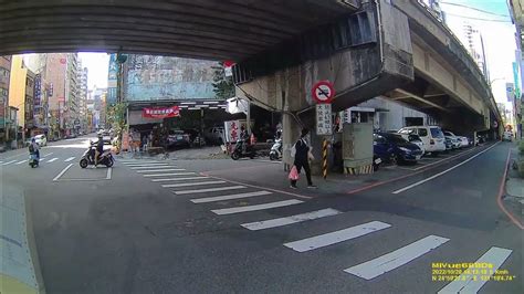 桃園 復興路and春日路口 File221028 141311f0 禮讓行人先行通過路口 Give Way To Pedestrians
