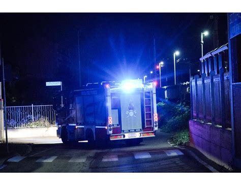 Si Schianta Con L Auto Contro Un Albero Morto Diciottenne EspansioneTv