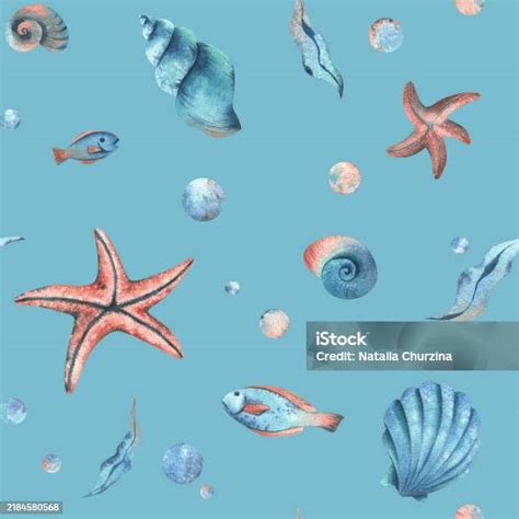 조개 불가사리 해초 물고기 및 거품 수중 세계의 수채화 그림은 직물 직물 인쇄 디자인 및 장식을 위해 파란색 배경에 완벽 한 패턴을 그렸습니다 귀여운에 대한 스톡 벡터 아트