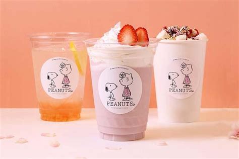 スヌーピーのさくらドリンクがかわいすぎる！「peanuts Cafe」春の新作メニューをチェック （画像1 2） キャラクターたちとの