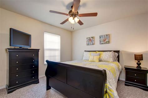 View Photos Hawthorn Suites Apartments