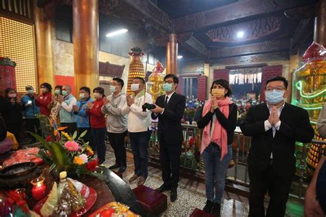 夜拜四處天公廟 陳其邁：初九天公生祈求高雄萬事吉祥 生活 自由時報電子報