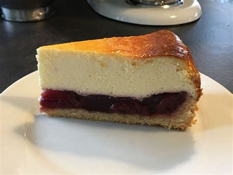 Cyberladys Käsekuchen mit Kirschen von Cyberlady Chefkoch