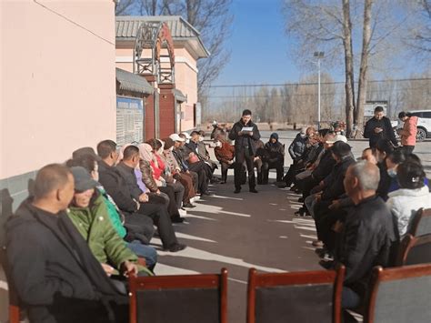 永昌县东寨镇各村积极开展“连心促振兴”1456工作法群众宣传政策