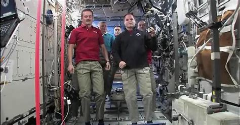 Oh Canada Played For Chris Hadfield Taking Command Of The Iss Imgur