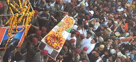Photo News See The Last Journey Of Martyr Captain Shubham Gupta In