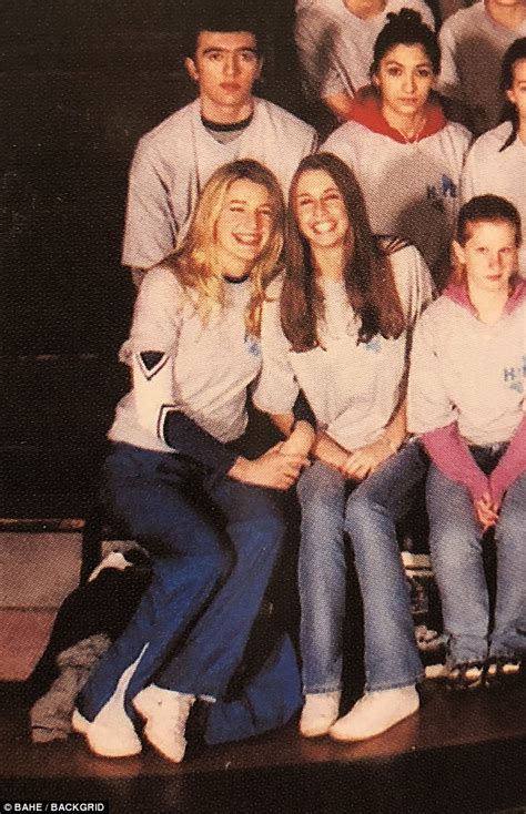 Blake Livelys 15 Year Old Yearbook Photos Resurface Daily Mail Online