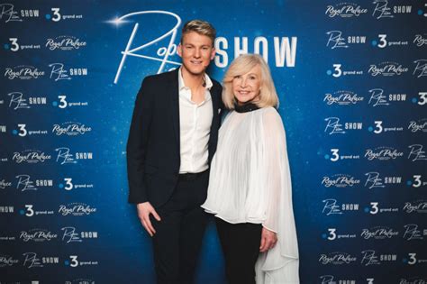 Robin Leon Formidable” Frankreichs Superstar MichÈle Torr Schwärmt