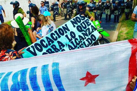 Nueva Marcha De Docentes Correntinos En Reclamo De Mejoras Salariales Y