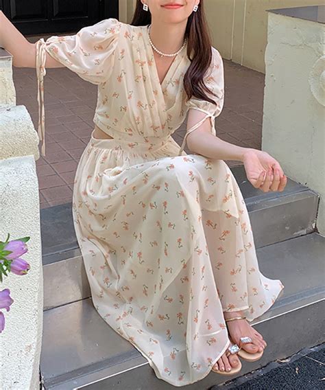 포앤바이앤 플라워 쉬폰 원피스 랩 브이넥 컷오프 주름 셔링 퍼프 반팔 반소매 리본 꽃무늬 A라인 미디원피스 러블리 샤랄라