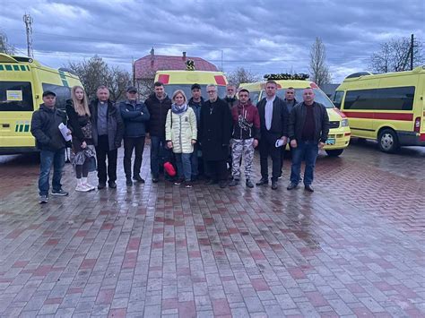 Австрійська церква подарувала Івано Франківській обласній дитячій лікарні автомобіль швидкої