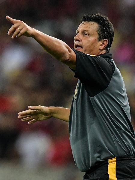 Adilson Batista Avalia Convite Para Trabalhar Na Base Do Cruzeiro