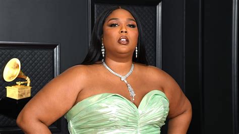 Lizzo Is Making A Case For Yitty Leggings With Butt Cut Outs Teen Vogue