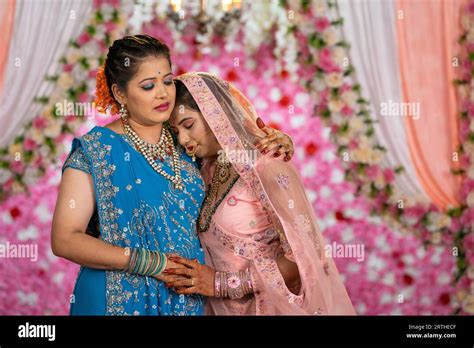 Mother Of The Bride Crying Hi Res Stock Photography And Images Alamy