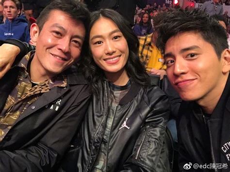 陈冠希爸妈年轻旧照，妈妈超甜美撞脸关之琳，他爸站旁边差太远了