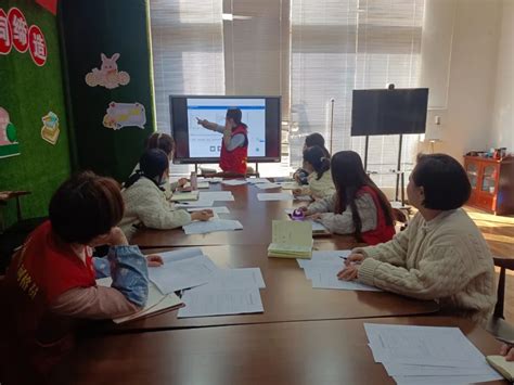 凤凰街道江城社区：打造“全科社工”治理模式，激活社区服务“神经末梢” 湖北日报新闻客户端