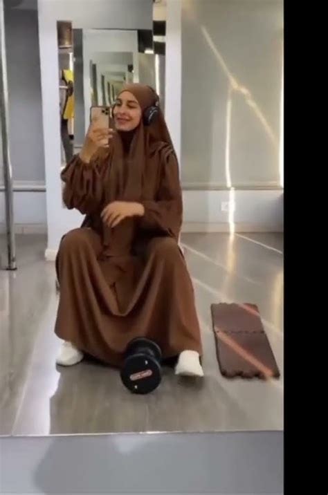 فتاة محجبة بالجيم Youtube