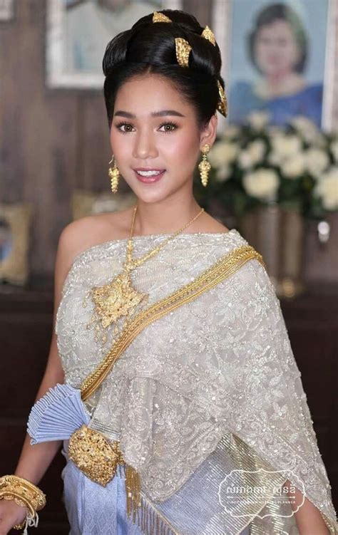 Beautiful Khmer Women With Traditional Khmer Clothes Thailand National Costume Thailand