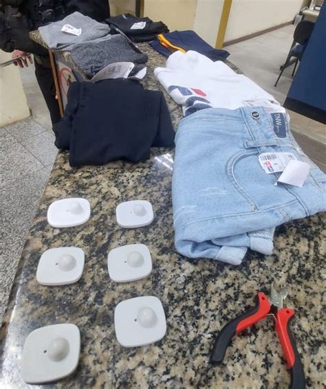 Suspeita De Furtar Roupas Em Loja De Paraíba Do Sul é Presa Em