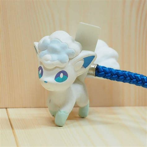 ポケットモンスター 根付 キーホルダー アローラロコン By メルカリ