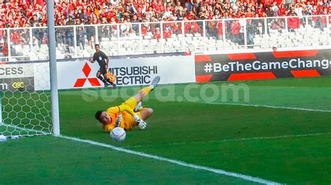 Profil Dang Van Lam Kiper Vietnam Yang Bikin Pemain Timnas Indonesia