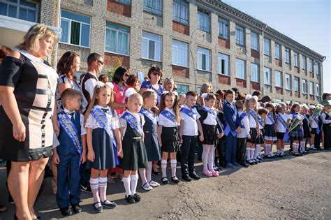 Бердянська загальноосвітня школа І ІІІ ступенів № 20 Святкова лінійка