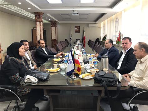 نشست هم اندیشی معاون آموزشی دانشگاه با اساتید و اعضای هیات علمی