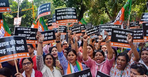 Bjp Leaders Protest Near Aaps Delhi Office Demand Kejriwals