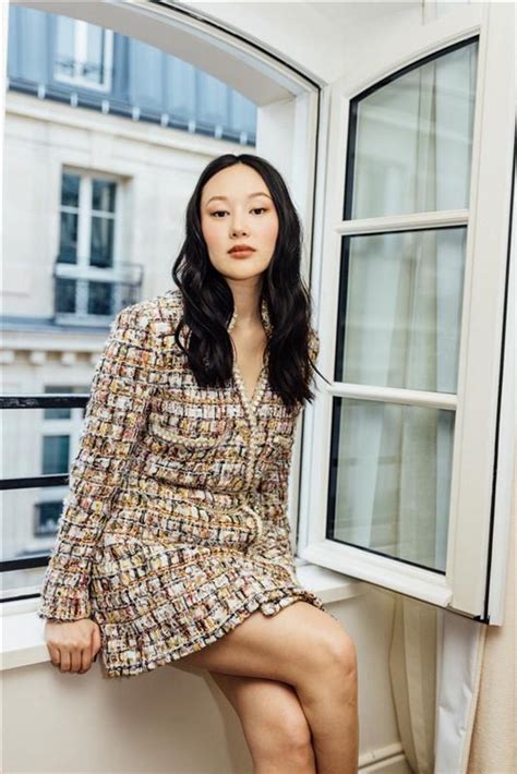 Yerin Ha Upcoming ‘bridgerton Lead Makes Her Fashion Show Debut At