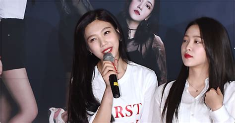 Md포토 레드벨벳 조이 갸우뚱 아름다운 목라인