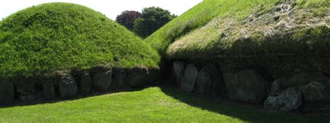 Dowth Irish Archaeological Site • Go To