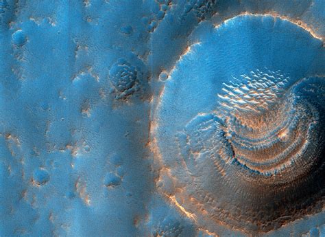 Nasa Mars Reconnaissance Orbiter Captures Bizarre Shapes Inside Arabia