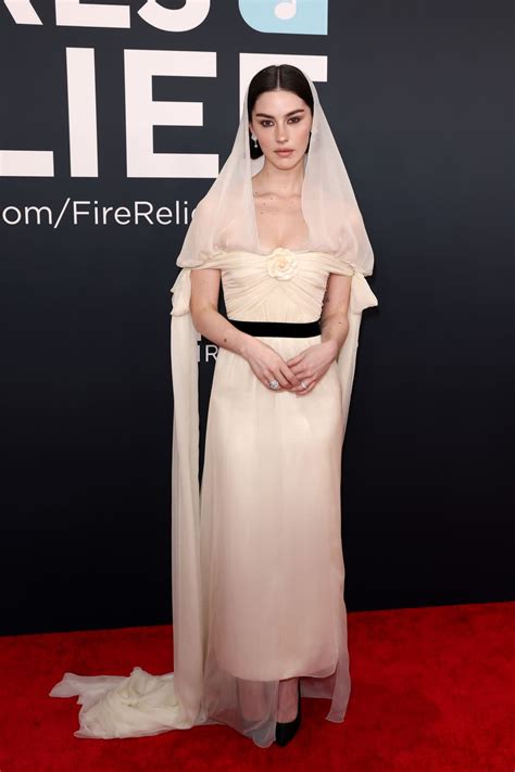 Gracie Abrams Wears Ethereal Bridal Look To The 2025 Grammy Awards