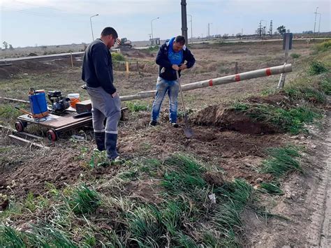 Los Amigos Que Limpian Las Vías Abandonadas Y Sueñan Con Que El Tren