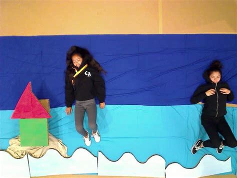 Large Scale Stop Motion Animation With Cardboard Exploratorium