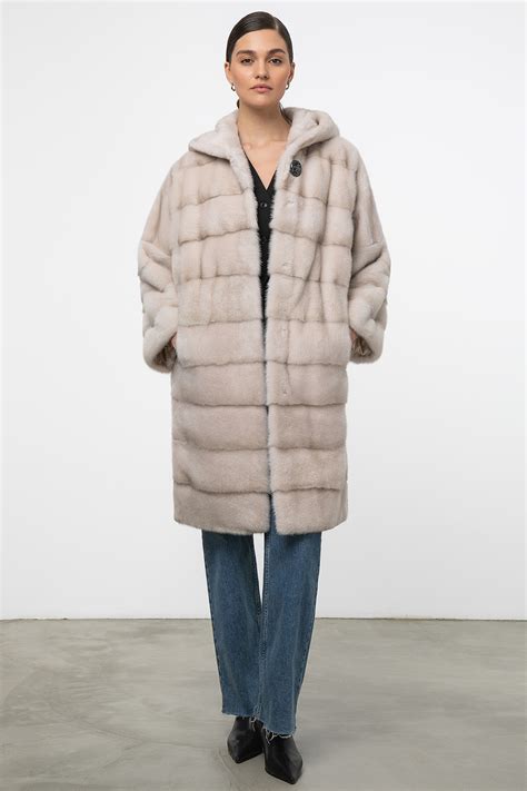 Норковая шуба с капюшоном De La Manie 723235003 цены в Москве купить одежду каталог фото