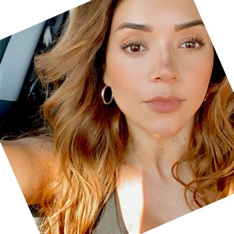 Daniela Lopera Corporación Colegiatura Colombiana Naples Florida