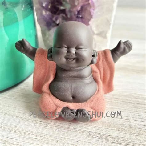 How To Use A Feng Shui Laughing Buddha Statue For Good Fortune