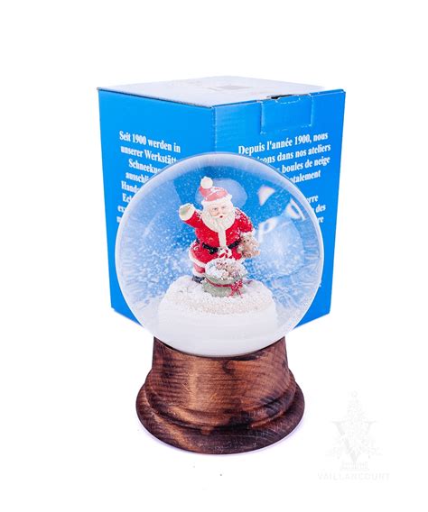 Perzy Snowglobe Santa With Ts From Vaillancourt