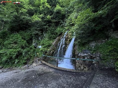 Cascada Urlătoarea Bucegi Prahova România Obiective Turistice De