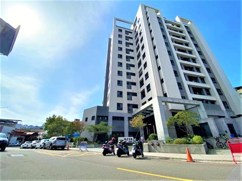 東區 大樓三房兩衛 台中火車站 湖濱生態 三井lalaport 台中買房，不動產買賣】小彤幸福
