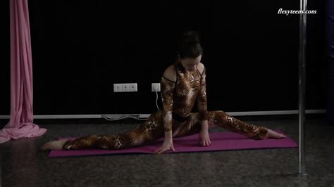 Naked Gymnastics With Tamara Neto