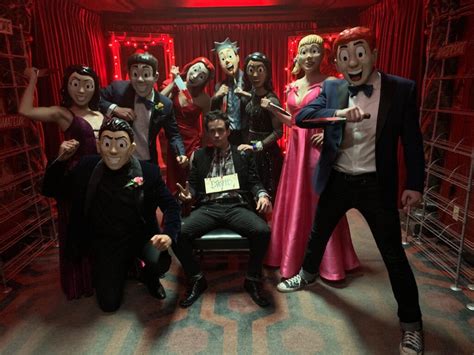 Riverdale Season 4 — Murder Masks Sunroom Relic