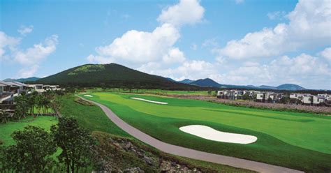 In And Out 제주의 풍광을 만끽할 수 있는 명품 코스 제주 표선면 사이프러스골프앤리조트