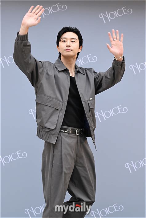 Md포토 박서준 `팬들 향해 손인사를` 마이데일리