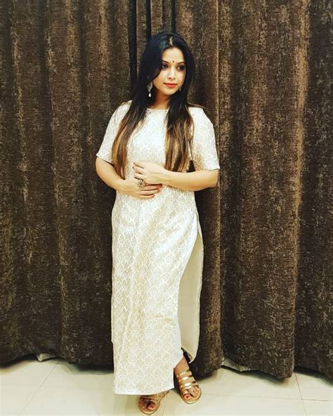 40 Shwetha Chengappa Photos Find Latest Hd Images Pictures Stills And Pics Filmibeat